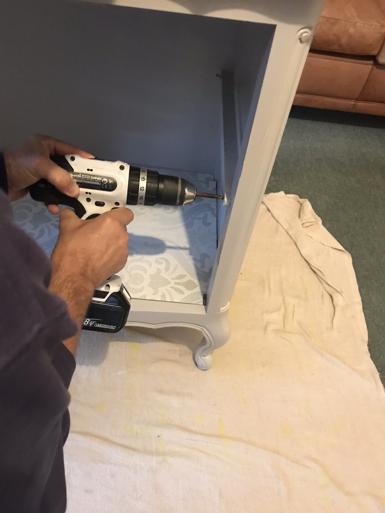 Linen Storage - up-cycling your own linen storage cabinet