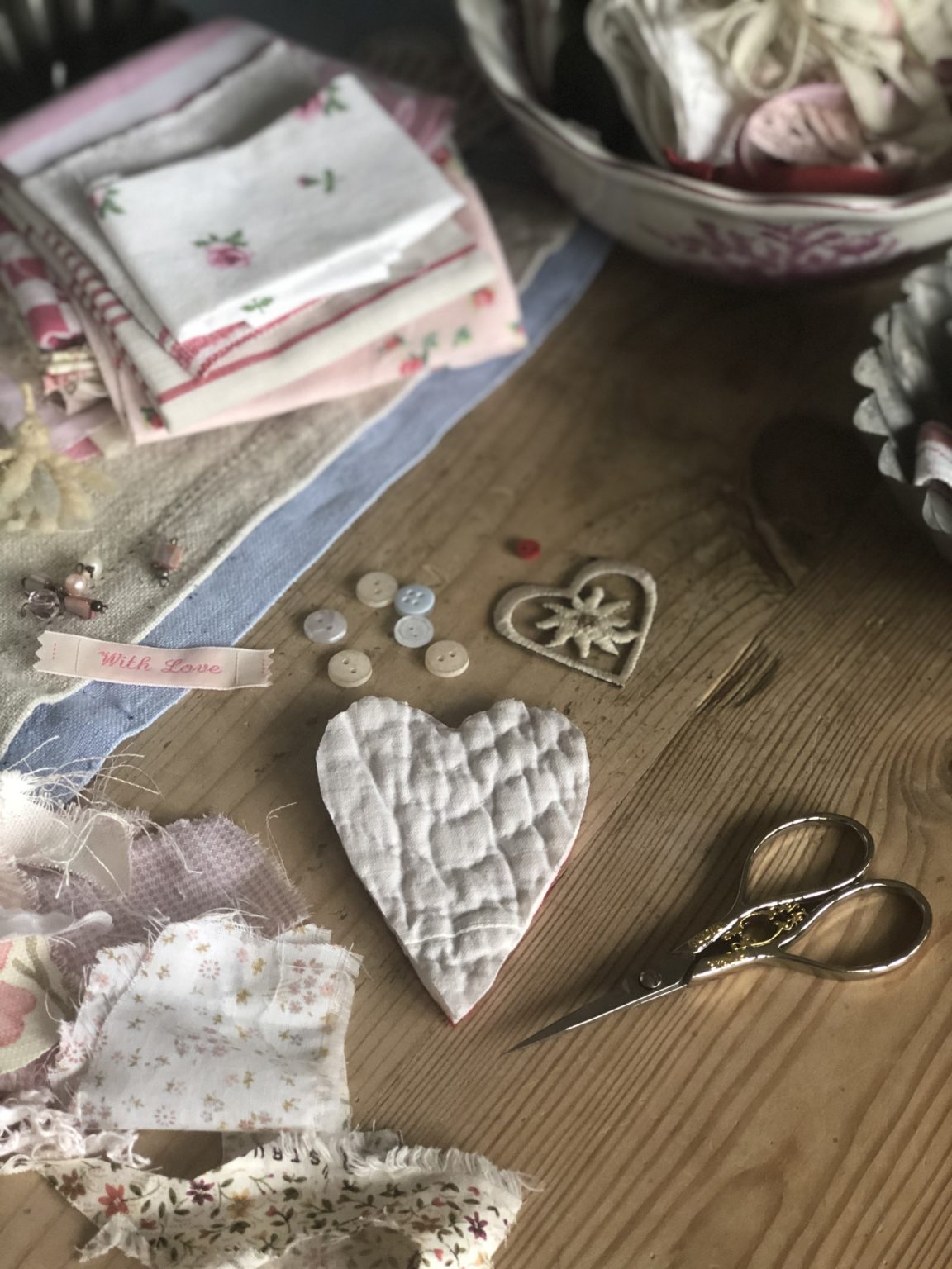 How to make a Vintage Fabric Brooch - and a random act of kindness