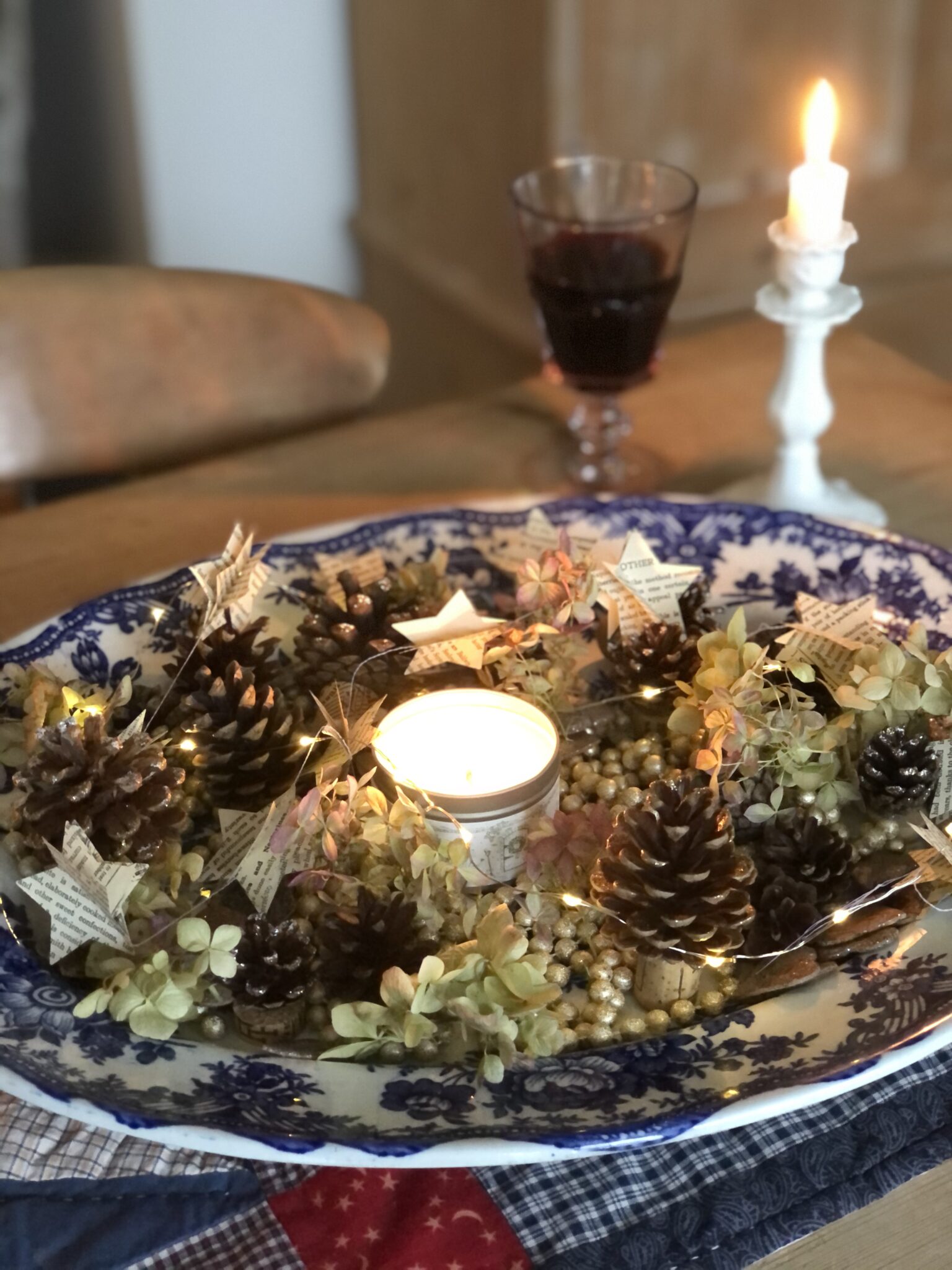 A Homespun Winter Table Centrepiece - using sparkling foraged finds